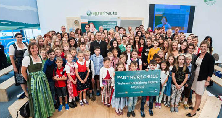 Vorbildliche Verbraucherbildung: Bayern zeichnet Schulen aus